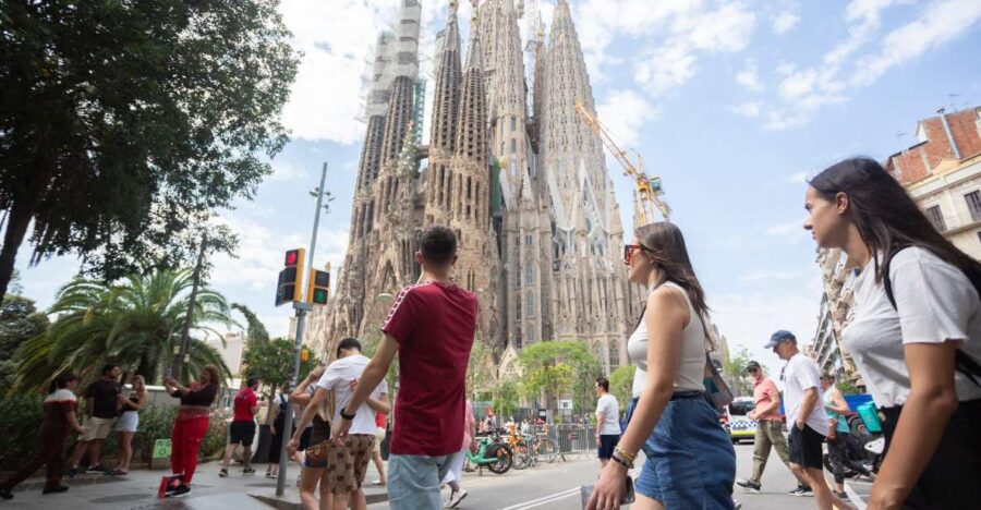 Barcelona: Sagrada Familia Fast Track Guided Tour | Power Traveller