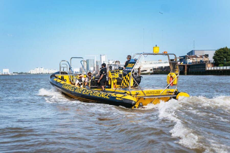 London: Speedboat Sightseeing Tour | Power Traveller