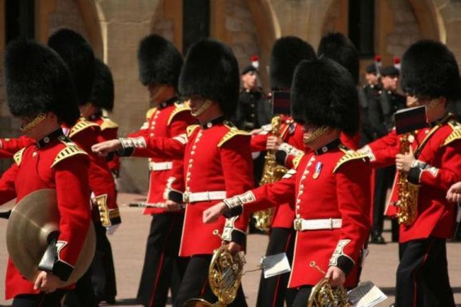 London Walking Tour With Westminster Abbey and Changing of the Guard | Power Traveller