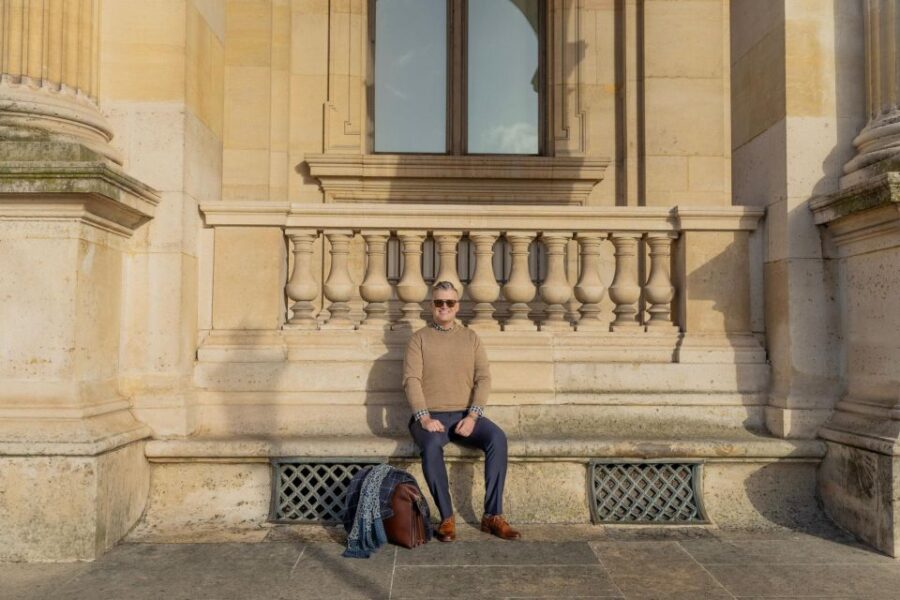 Louvre Area Photo Shoot by Paris Photographer | Power Traveller