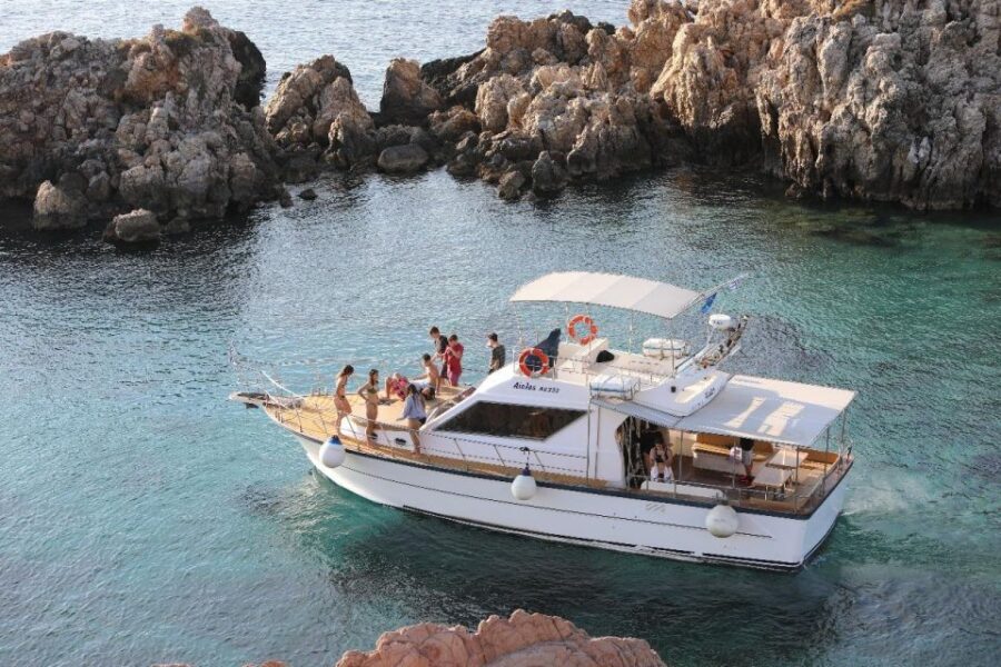 Aeolus Motor Yacht Cruise In Paros