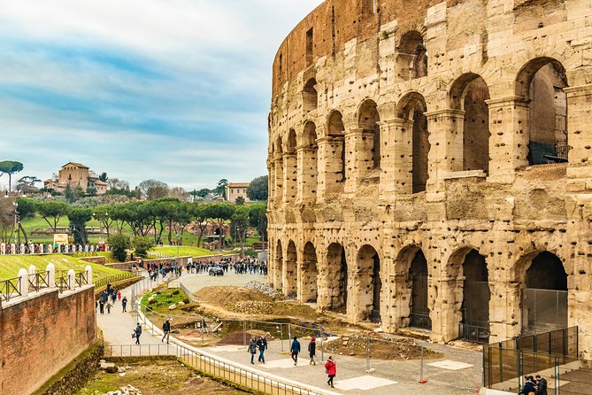 Colosseum and Roman Forum Small Guided Group | Power Traveller