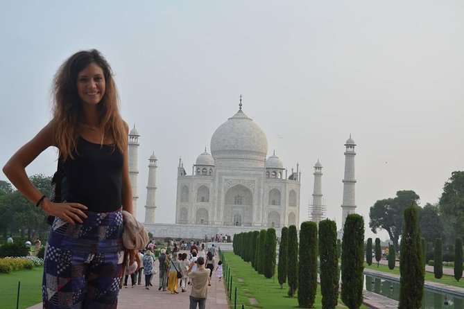 Day Trip to Taj Mahal From Delhi by Private Car | Power Traveller