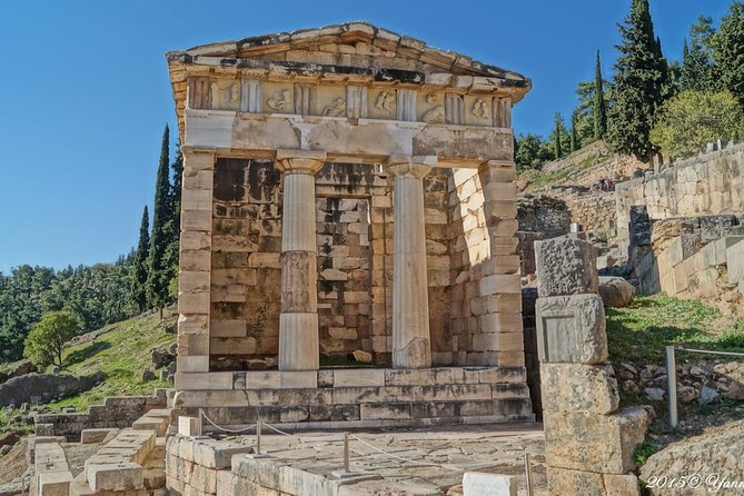 Delphi & Hosios Loukas Arachova Full Day Private Tour 8 Hours | Power Traveller