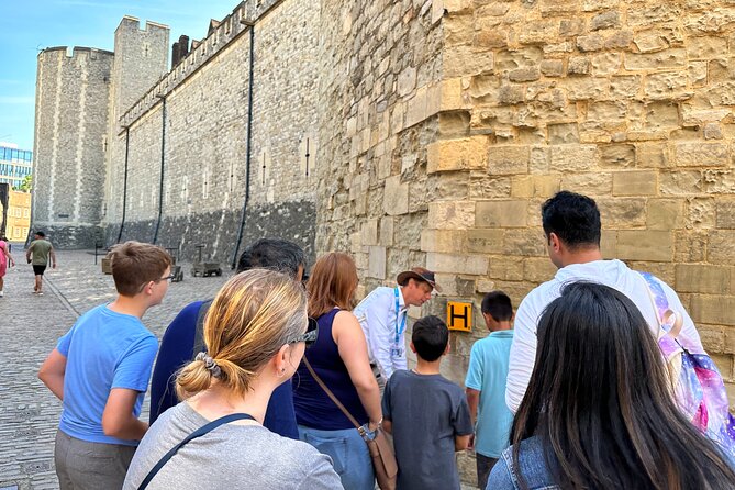 Kid-Friendly Private Tower of London Tour With Blue Badge Guide | Power ...