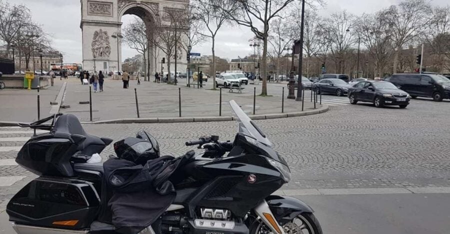 Paris: Private Motorcycle Taxi Charles De Gaule - Paris