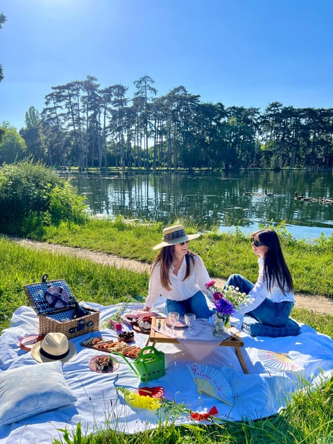 Picnic Chic in Paris | Power Traveller