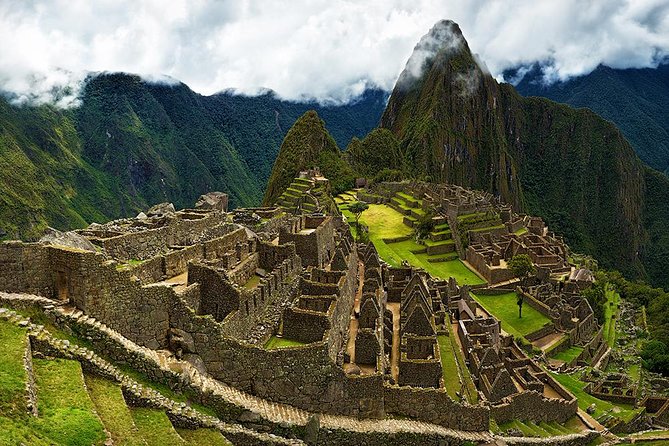 Short Inca Trail to Machu Picchu (2 Days & 1 Night) | Power Traveller