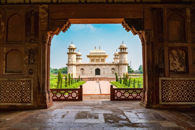 Taj Mahal Day Tour From Delhi by Train | Power Traveller