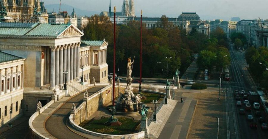 Vienna: Full-Day Private Tour | Power Traveller