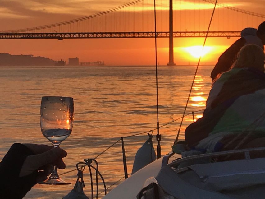 Vip Catamaran - Private Sunset Tour in Lisbon | Power Traveller