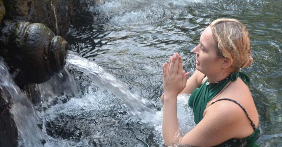 Bali: Purification at Tirta Empul Temple | Power Traveller