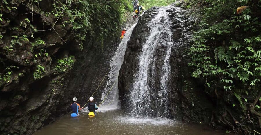 Canyoning Bali : KERENKALI CANYON | Power Traveller