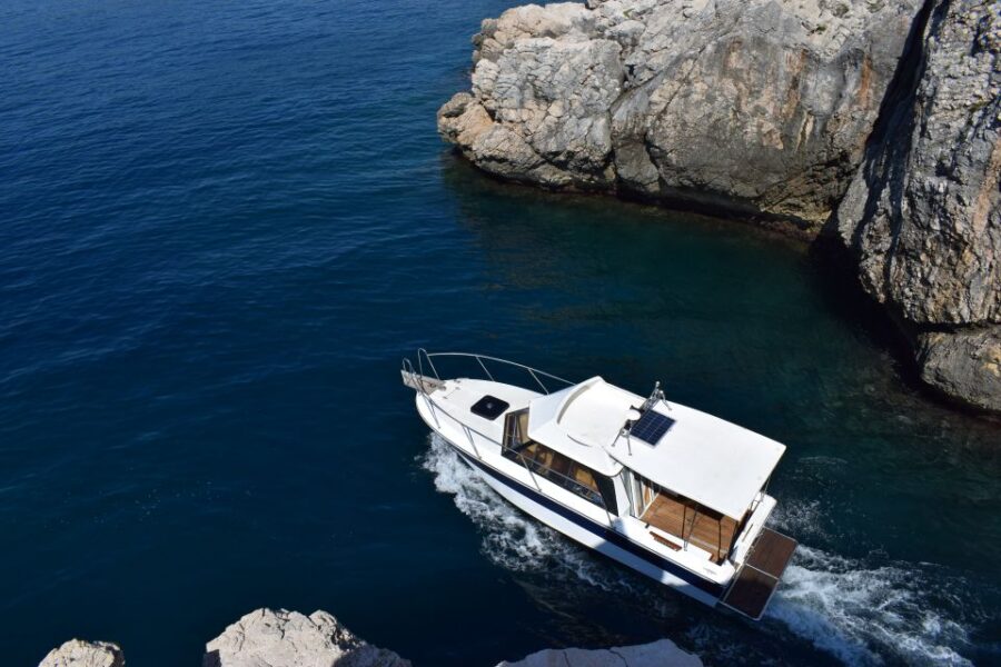 Dubrovnik: Private Boat Rental for Parties & Alcohol | Power Traveller