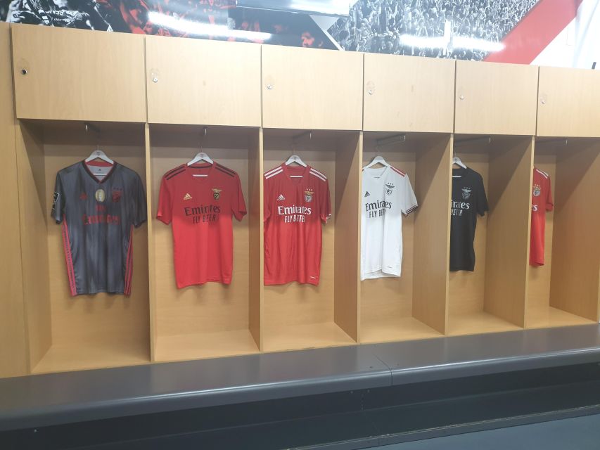 FOOTBALL LOVERS FULL DAY TOUR AT LISBON | Power Traveller