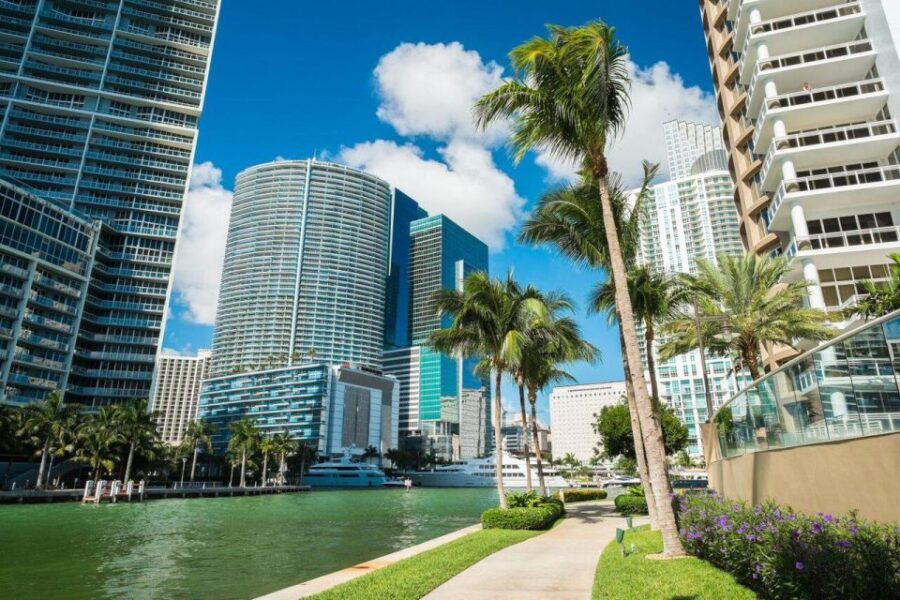 Gems of Miami Downtown Walking Tour | Power Traveller