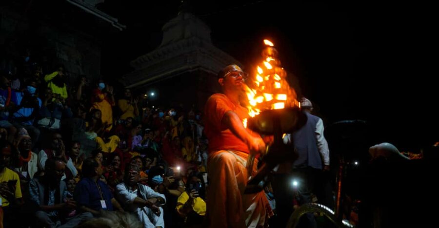 Kathmandu Evening Aarati Tour at Pashupatinath | Power Traveller