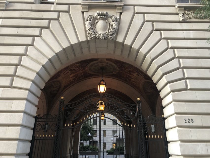 NYC: Private Horror Movie Location Walking Tour | Power Traveller