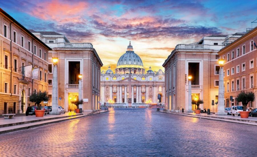Vatican Tour: Ancient Artifacts, Sculptures and Masterpieces | Power ...
