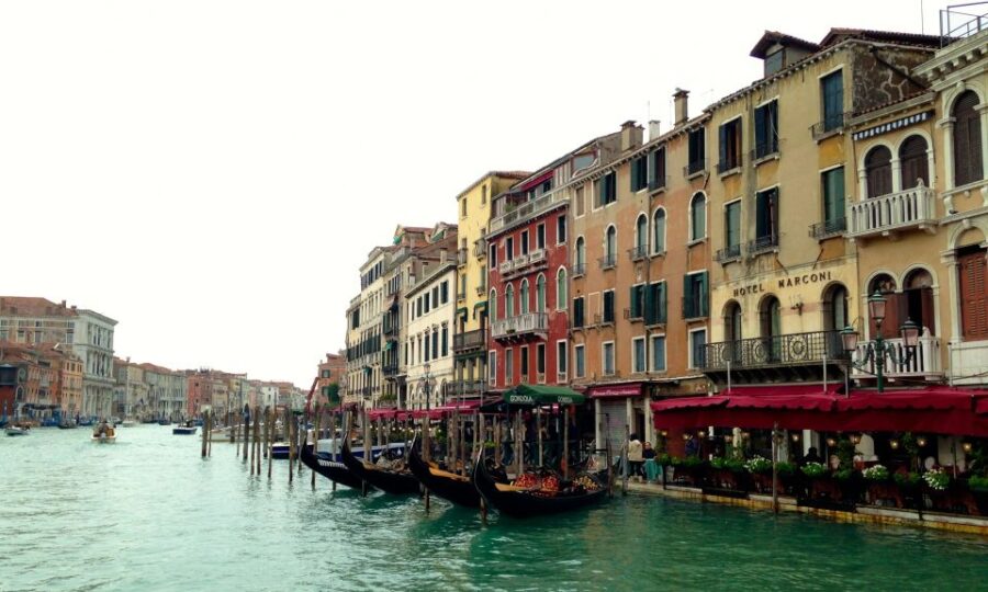 Venice: Small Group Walking Tour and Saint Marks | Power Traveller