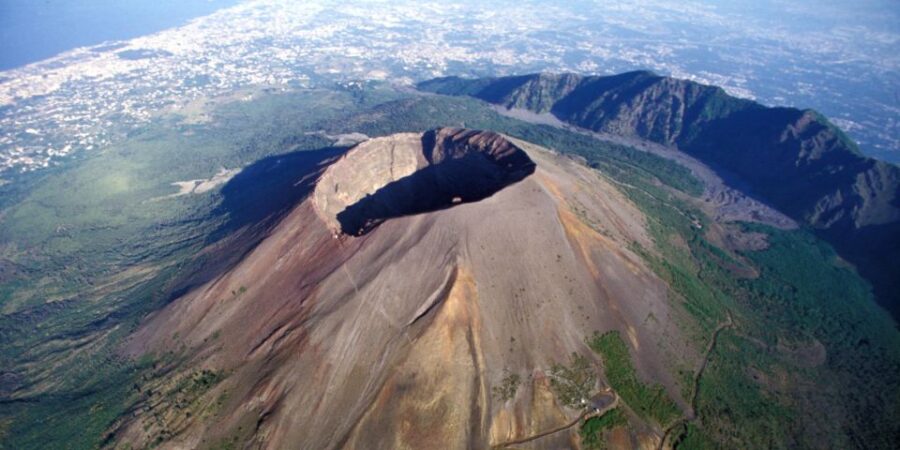Vesuvius: Mt. Vesuvius Summit and Wine Tasting Tour | Power Traveller