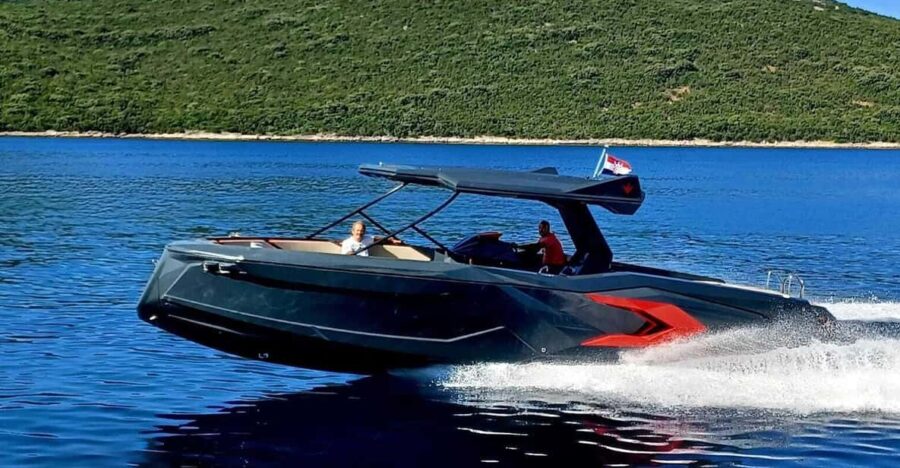 Yacht Charter in Dubrovnik · Alesta Marine — Raptor () | Power Traveller