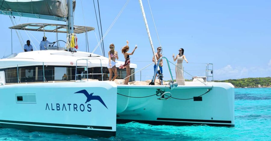 CATAMARAN ROYAL SWIM VIP | Power Traveller