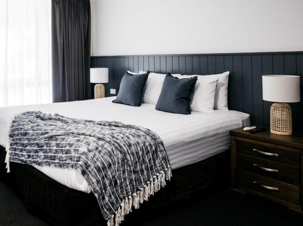 Ibis Styles Canberra Eagle Hawk Review | Power Traveller