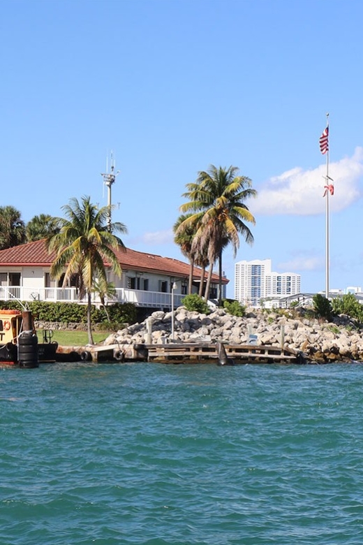 Miami-Beach & Miami Skyline Hop-On & Hop Off Boat Cruise | Power Traveller