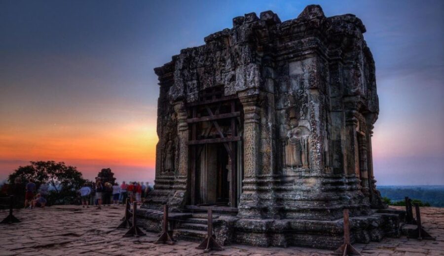 Phnom Bakheng Sunset Tour, Pre Rup, Neak Pean, Preah Khan | Power Traveller