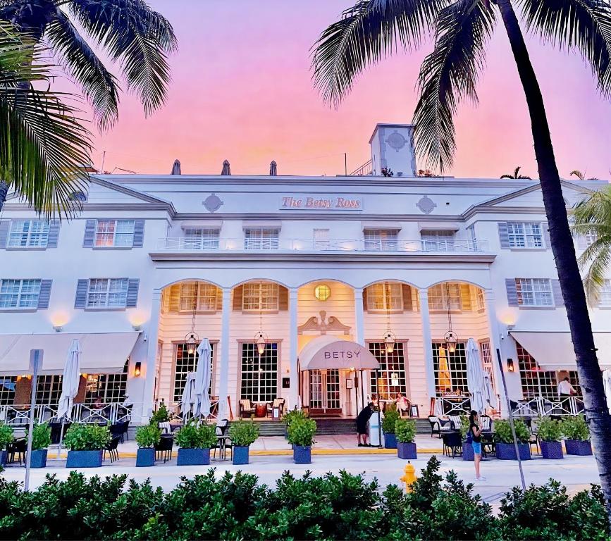 The Betsy Hotel, South Beach Review | Power Traveller