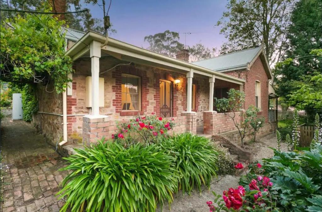 Hamptons Historic Guest House Review | Power Traveller