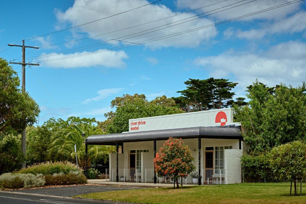River Drive Motel Review | Power Traveller