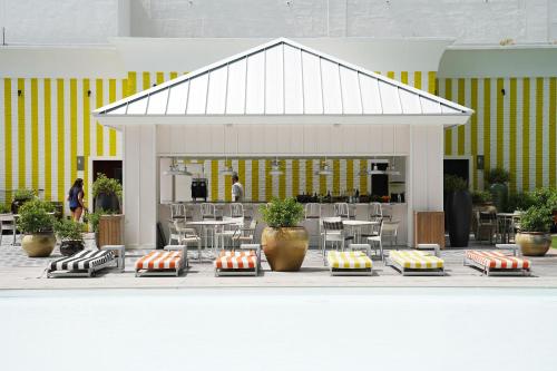 DUA Miami, Autograph Collection Review | Power Traveller