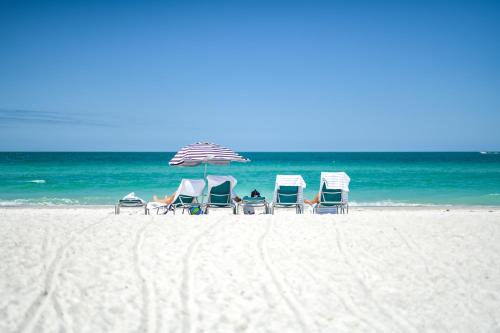 Anna Maria Beach Resort Review | Power Traveller