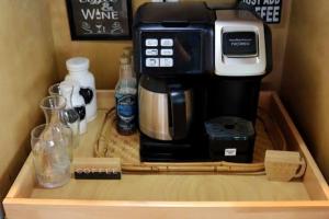 Amazing Ocean View-Newly Renovated Modern Oasis Review | Power Traveller