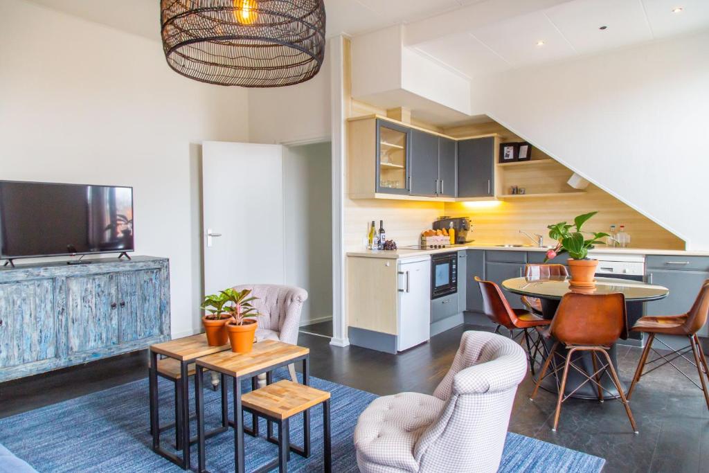 Hotel Pancake House Four Ways Review | Power Traveller