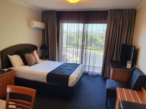 Alpha Hotel Canberra Review | Power Traveller
