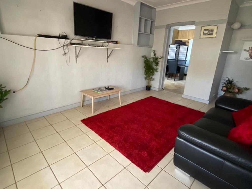 Js Hardware & Gifts Review | Power Traveller