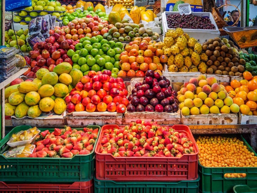 Bogotá: Street Urban Tour With Fruits, Graffiti and Guide