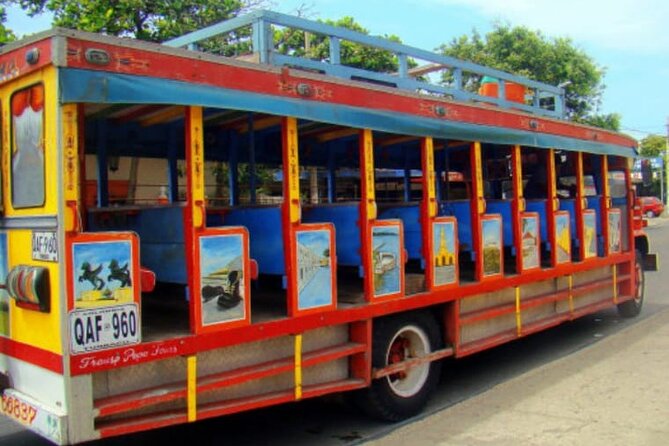 Chiva Rumbera Tour in Cartagena | Power Traveller