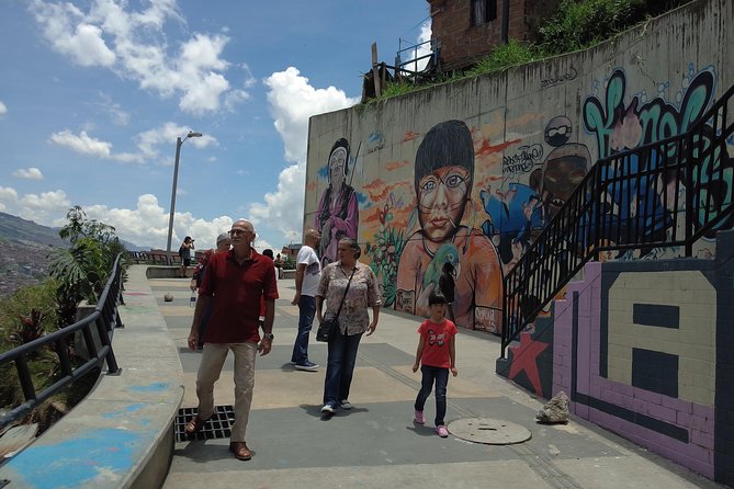 Comuna 13, Symbol of Transformation. Half Day Tour | Power Traveller