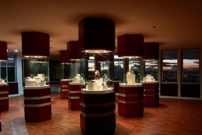 Exclusive Emerald Tour in Bogota | Power Traveller
