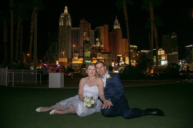 Las Vegas Sign Wedding and Rolls Royce Photo Tour Combo | Power Traveller