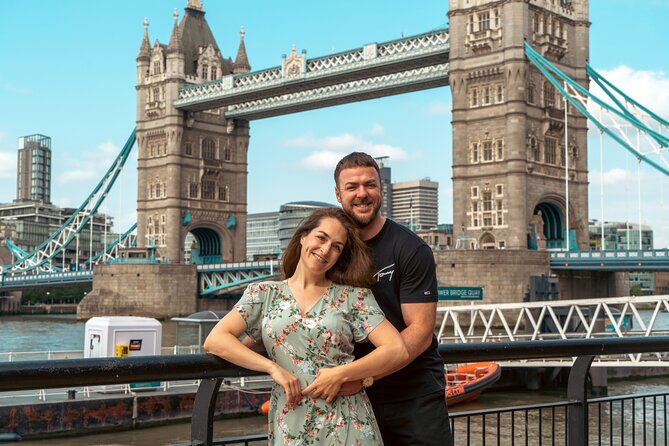 London Romantic Couples Photoshoot | Power Traveller