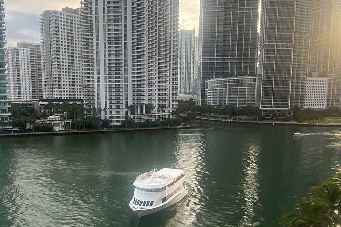Miami 90 Minute Cruise on Biscayne Bay | Power Traveller